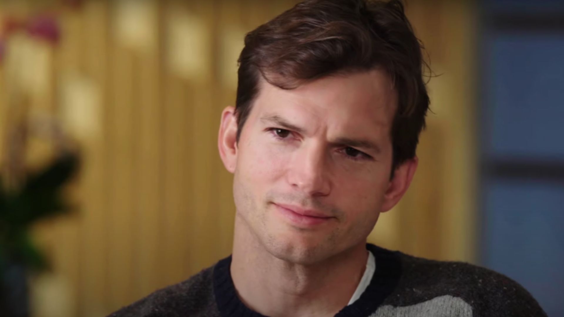 Ashton Kutcher overwoog zelfmoord om tweelingbroer te redden MovieMeter.nl
