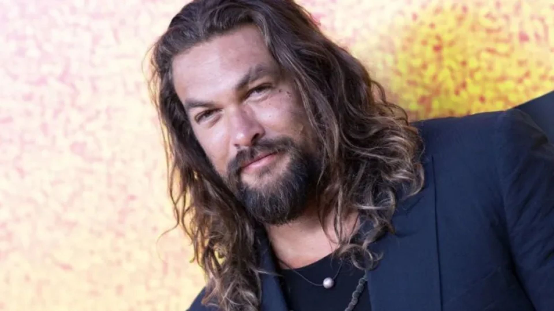 Jason Momoa 'dakloos' temidden van scheiding van Lisa Bonet: 'Leef op ...