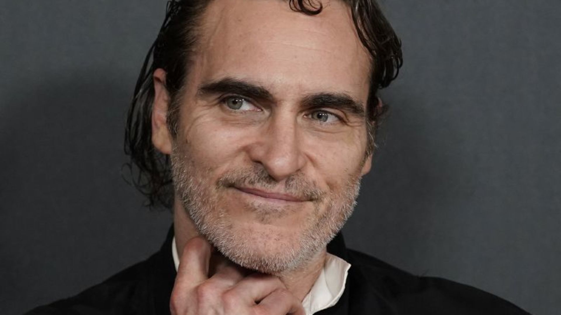 Producenten in Hollywood razend om gedrag Joaquin Phoenix, Horrorserie met Katja Herbers ...