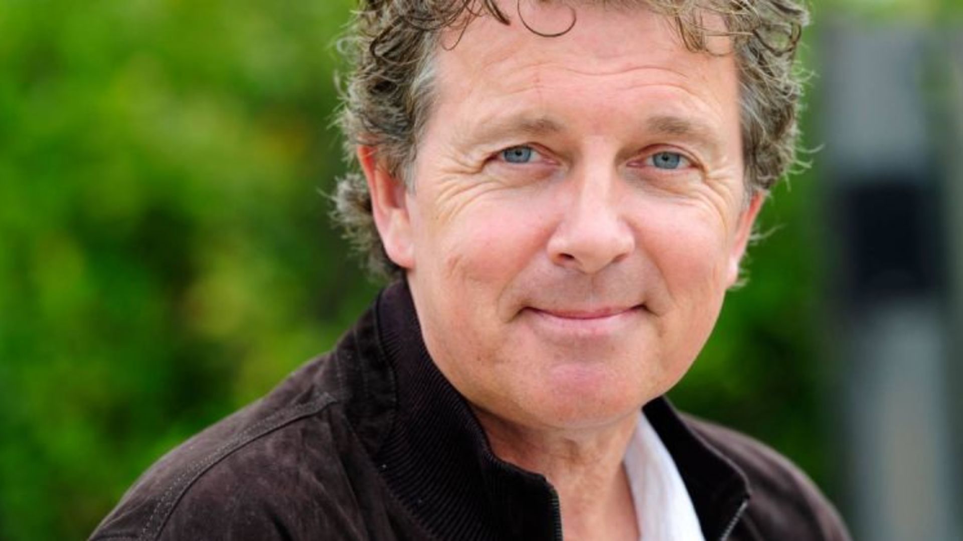 Robert ten Brink vertelt wanneer hij vertrekt bij 'All You Need is Love ...