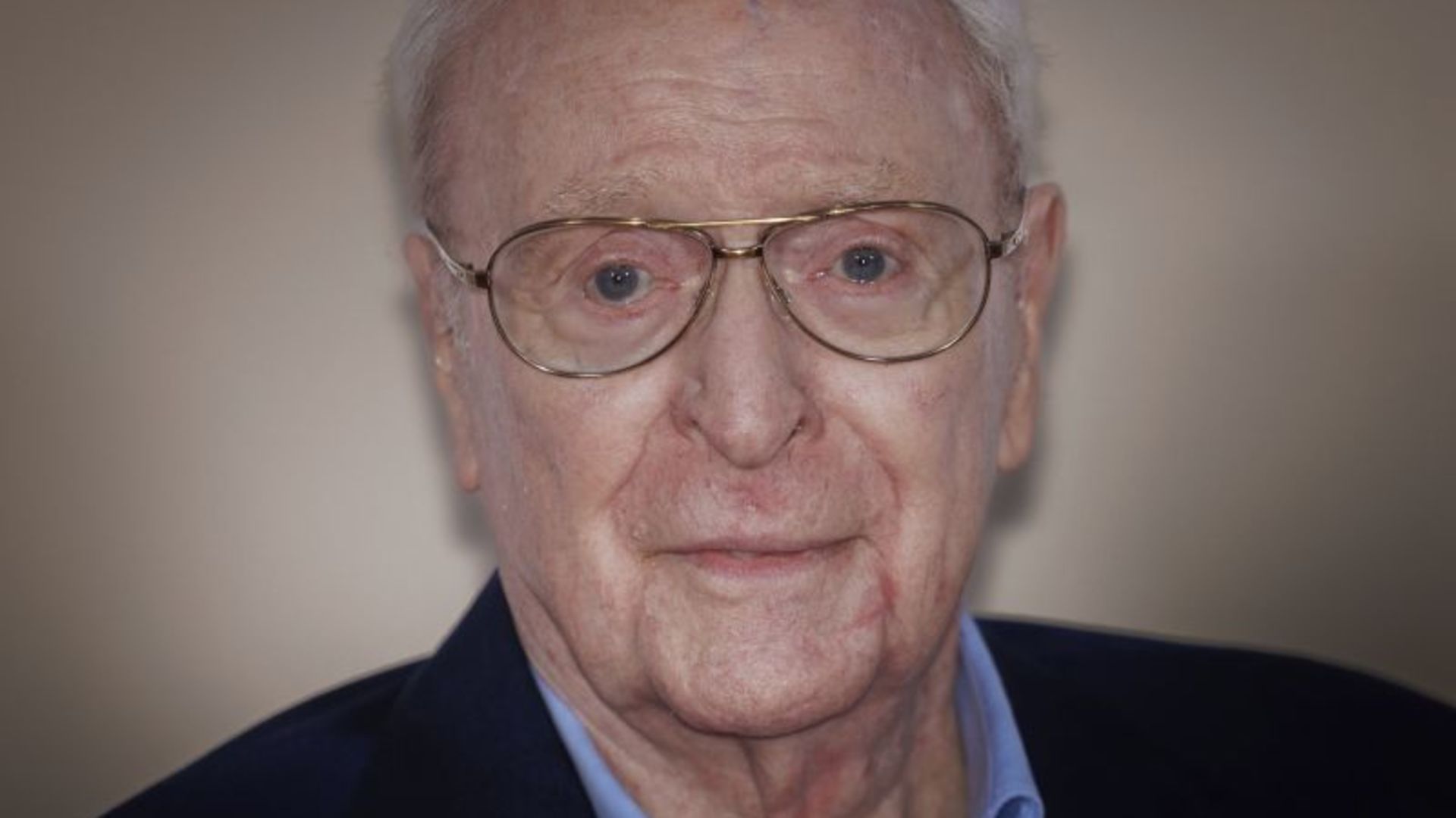 Sir Michael Caine kondigt officieel zijn pensioen aan, Denzel ...