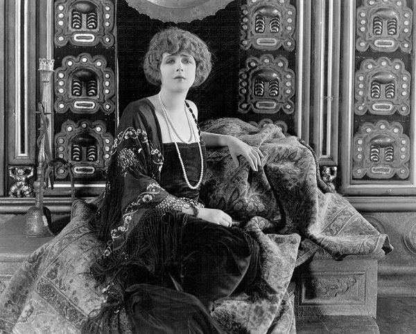 Volledige Cast van The Infidel (Film, 1922) - MovieMeter.nl